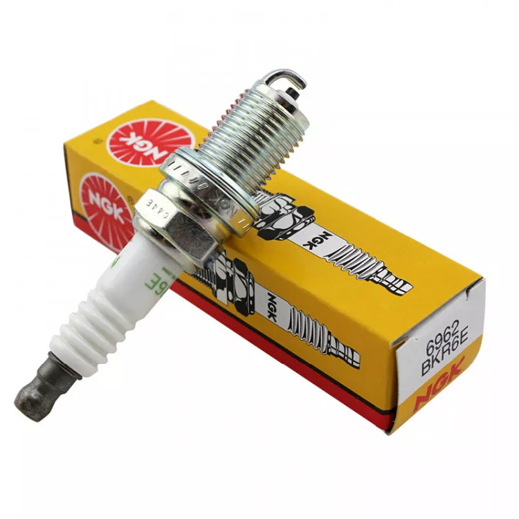 Свеча NGK BKR6E оригинальная (4856/6962) (дв.4 такт Suzuki DF140 ...
