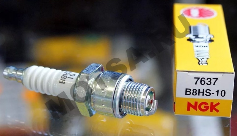 Свеча NGK B8HS-10 оригинальная (5126/7637) (лодочные моторы: Tohatsu 2T M50/70/90/120/140 ...